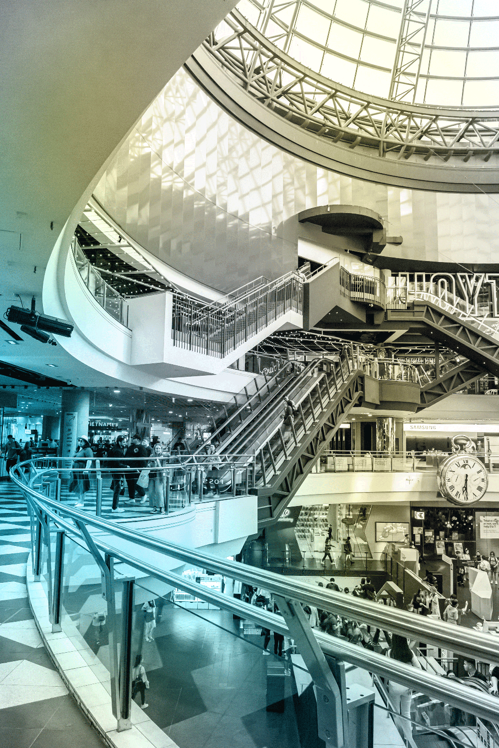 Industry Case Study: Retail - New propositions and retail models for ...